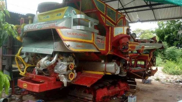 ขายรถเกี่ยวข้าว ศักดิ์พัฒนา KM49 เครื่อง6HH - Truck2Hand.com