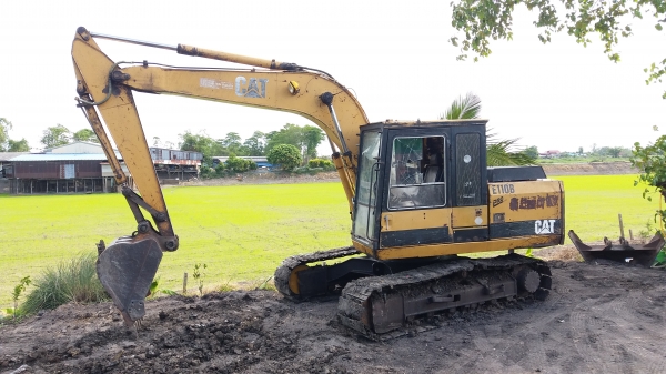 ตลาดซื้อขาย เครื่องจักร รถแบคโฮ รถขุด สุพรรณบุรี มือสอง (สินค้าที่ขาย ...