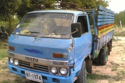 ISUZU TL 85 HP หกล้อช่วงสั้น กระบะคอกไม้ยาว - Truck2Hand.com