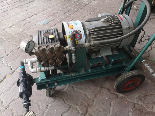 ขาย ปั๊มน้ำแรงดันสูง Inter pump w98 100bar - Truck2Hand.com