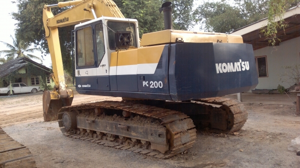 KOMATSU PC 200 - 5 ซีเรียลสูง - Truck2Hand.com
