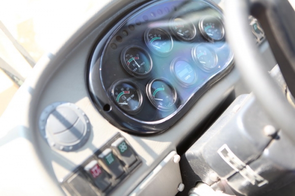 รถตักใหม่ขนาด 2 & 3 คิวยี่ห้อ WORLD W13 - Truck2Hand.com