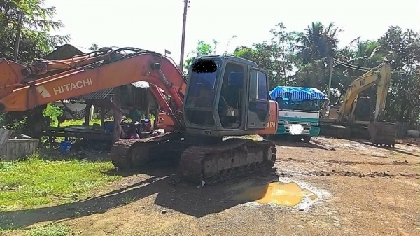 ขายแพ๊คคู่ CAT 320 V2 กับ รถสิบสองล้อ ฮีโน่ - Truck2Hand.com