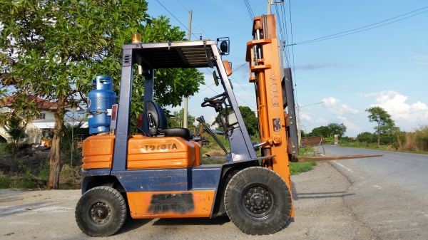 ขายด่วนรถยก TOYOTA 5FGยก2.0ตันเสาสูง3เมตรรถ - Truck2Hand.com