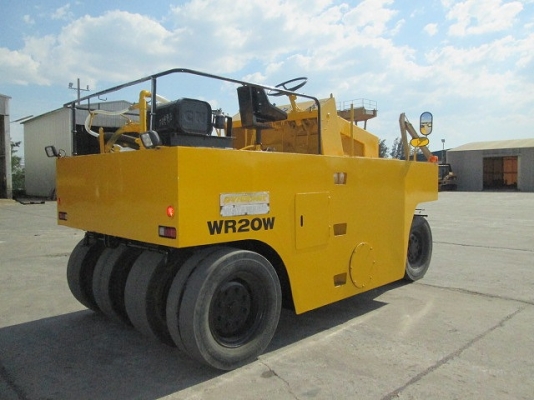 รถบด ล้อยาง 7 ล้อ R20A # R20A-0102 รถนอก นำ - Truck2Hand.com